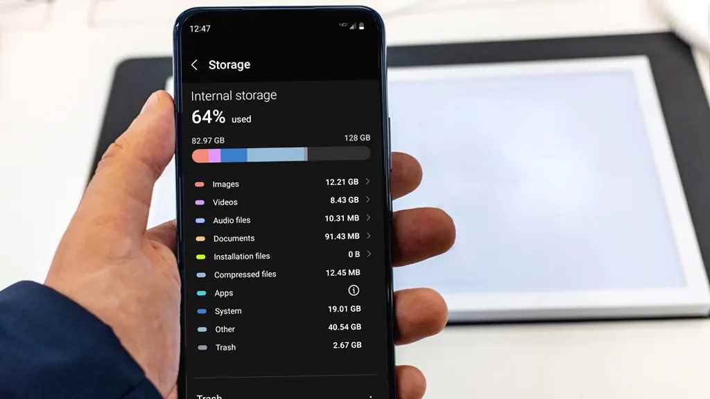 Phone Storage Full? Free Up Space Now – The Kindle